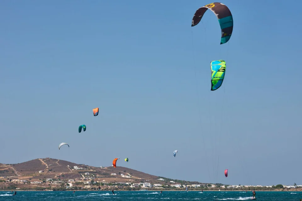 ΠΩΣ Η ΑΝΤΙΠΑΡΟΣ ΕΓΙΝΕ ΑΡΧΙΤΕΚΤΟΝΙΚΟΣ ΚΑΙ ΟΙΚΙΣΤΙΚΟΣ ΠΡΟΟΡΙΣΜΟΣ ΥΨΗΛΩΝ ...