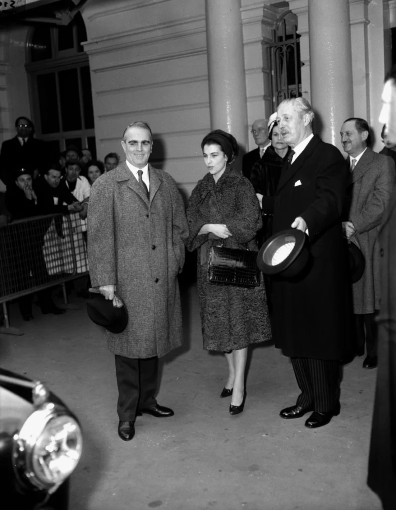 ΚΩΝΣΤΑΝΤΙΝΟΣ ΚΑΡΑΜΑΝΛΗΣ – ΑΜΑΛΙΑ ΜΕΓΑΠΑΝΟΥ: Η ΣΥΝΥΠΑΡΞΗ ΔΥΟ ΙΣΧΥΡΩΝ ...